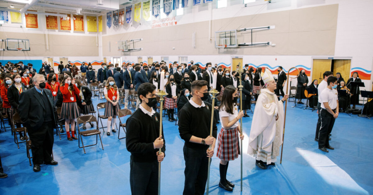 10th Annual Senior Class Mass Hosted by Father Yermo High School ...